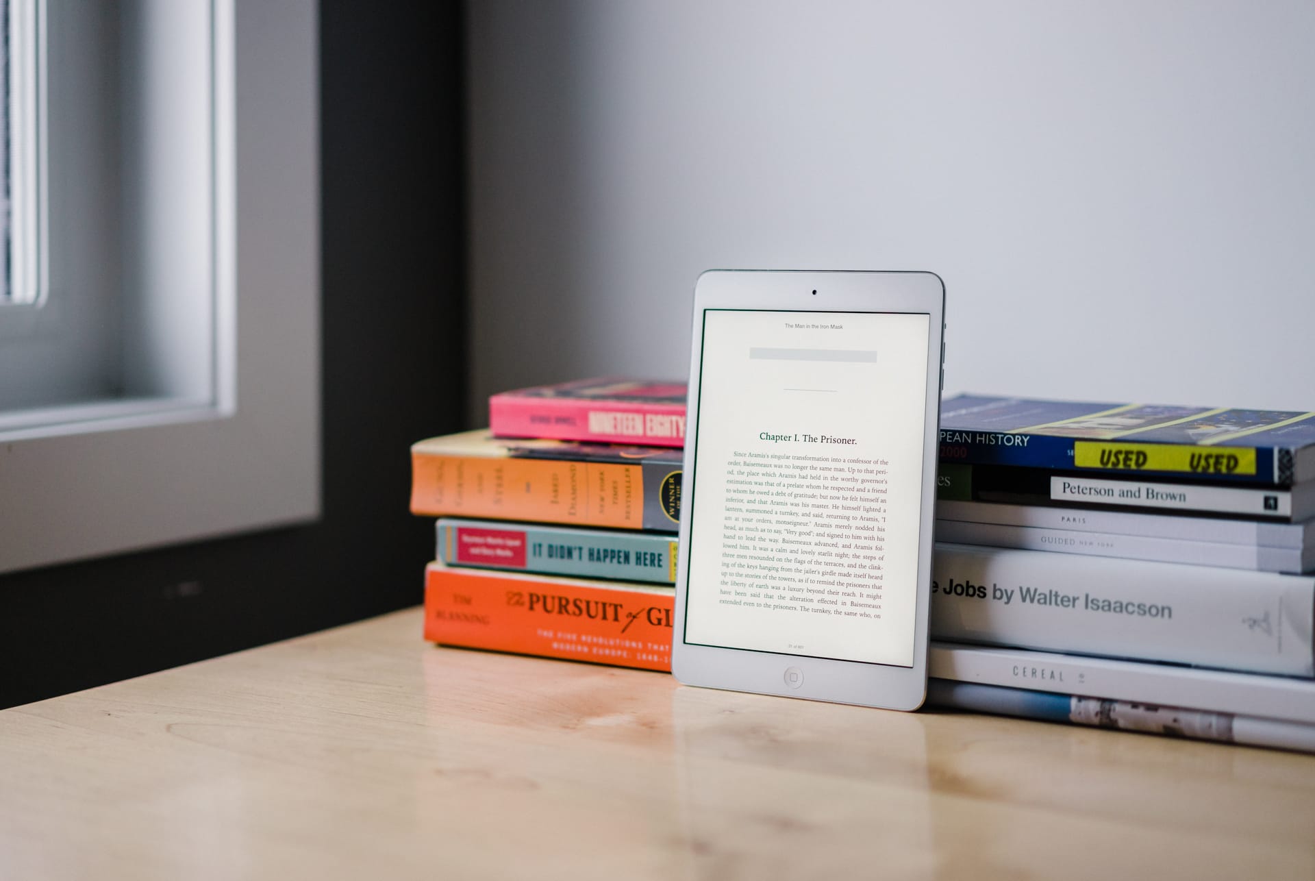 Kindle 2019 vs Apple iPad: Which reading tablet should you buy in 2019?