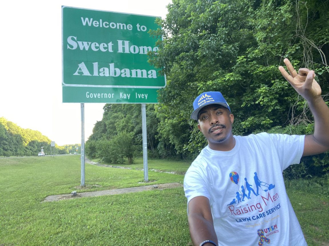 Alabama Guy Who Mows Veterans' Lawns Now Giving Free Meals To Seniors