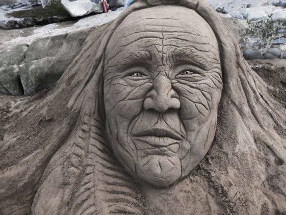 Sand Artist Creates Unbelievably Realistic Structures (38 Pics)