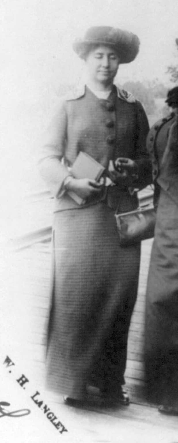 20 Photos Of Historic Figures We Didn't Know Lived Long Enough To Be ...