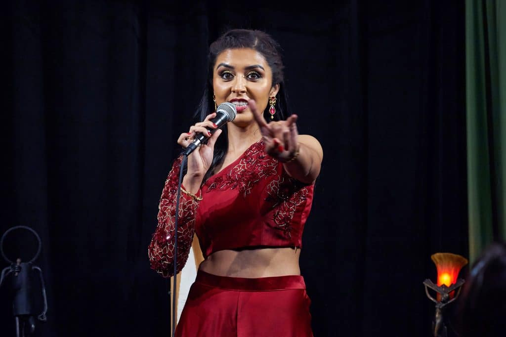 Sonali Chandra, 35, Claims That Men Ghost Her When They Find Out She's ...