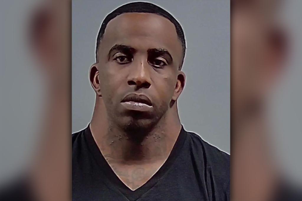 Wide-Necked Man from Florida Whose Mugshot Went Viral Is Arrested Again