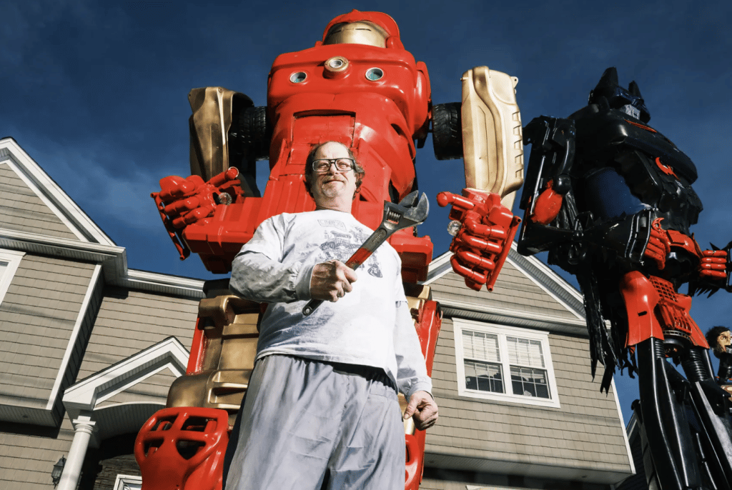 61 Years Old New York Man Builds STUNNING 18-Foot Tall Robots