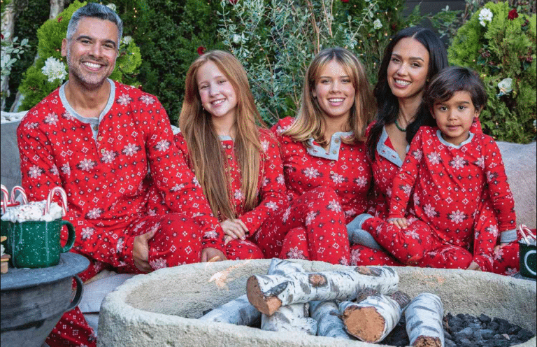 Jessica Alba's Teen Daughter is All Grown Up, Looks Like a 14 Year Old ...