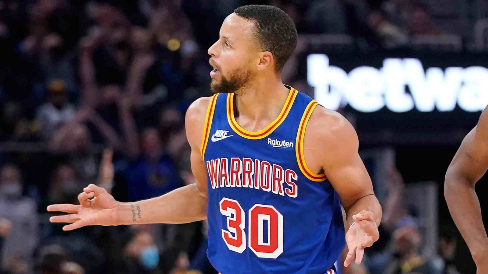 "Like watching Michael Jordan": Stephen Curry receives Mount Rushmore ...