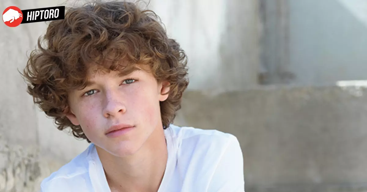Dylan Hoffman Wiki: Age, Bio, Career, Family, Net Worth & Other Details