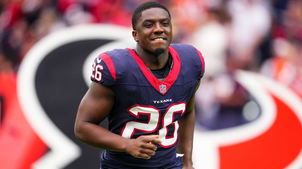 NFL News: New York Giants Brings Devin Singletary as New Running Back ...