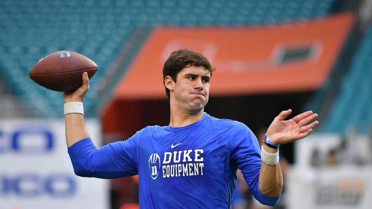 NFL News: New York Giants Gamble $160,000,000 on Daniel Jones Amid ...