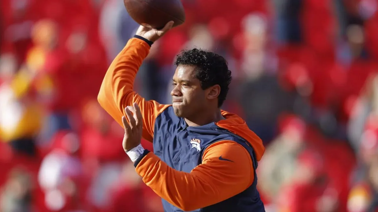 NFL News: Pittsburgh Steelers' Justin Fields vs. Russell Wilson, A ...