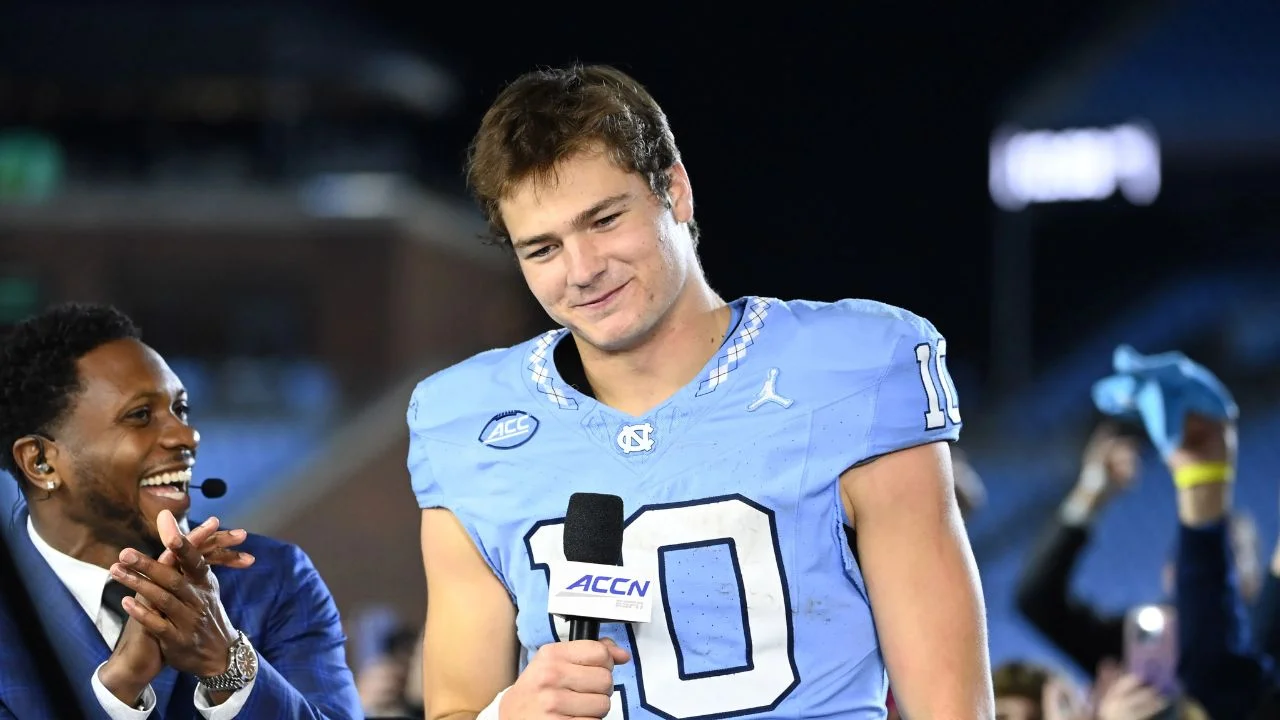 NFL News: "To Me, He's A Lot Like Justin Herbert" Matt Hasselbeck Sings ...