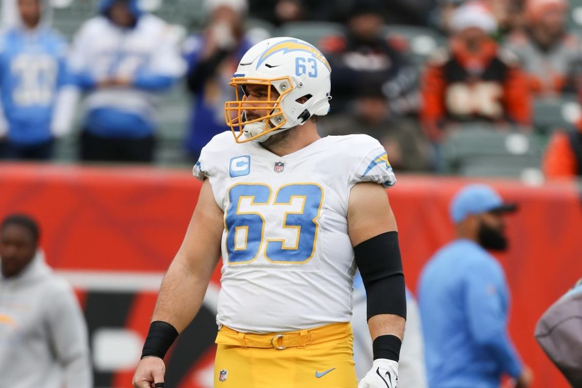 NFL News: Corey Linsley Retires After Stellar All-Pro Career, A Look ...