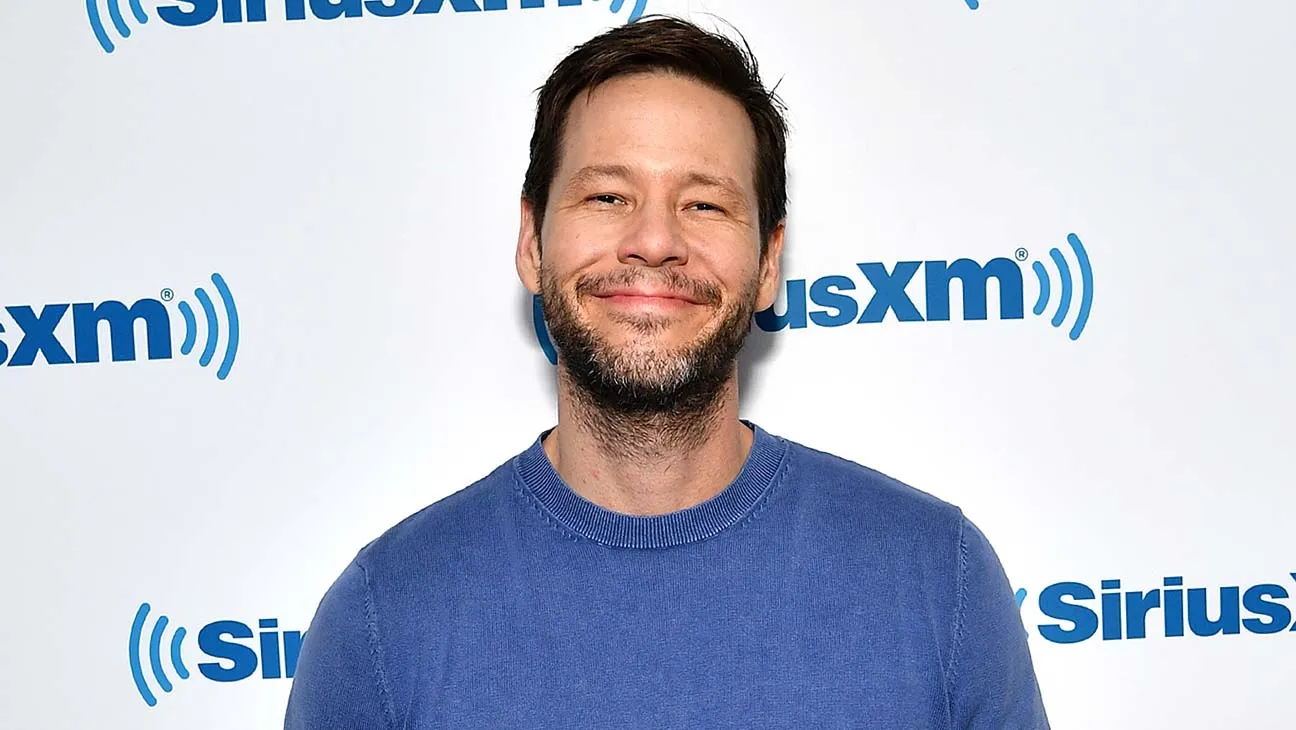 Ike Barinholtz's Wiki: Age, Early Life, Family, Career, Net Worth